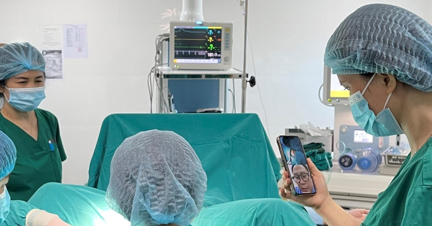 Cuộc điện thoại giữa hai giám đốc 'giải cứu' trẻ mắc bệnh hiếm