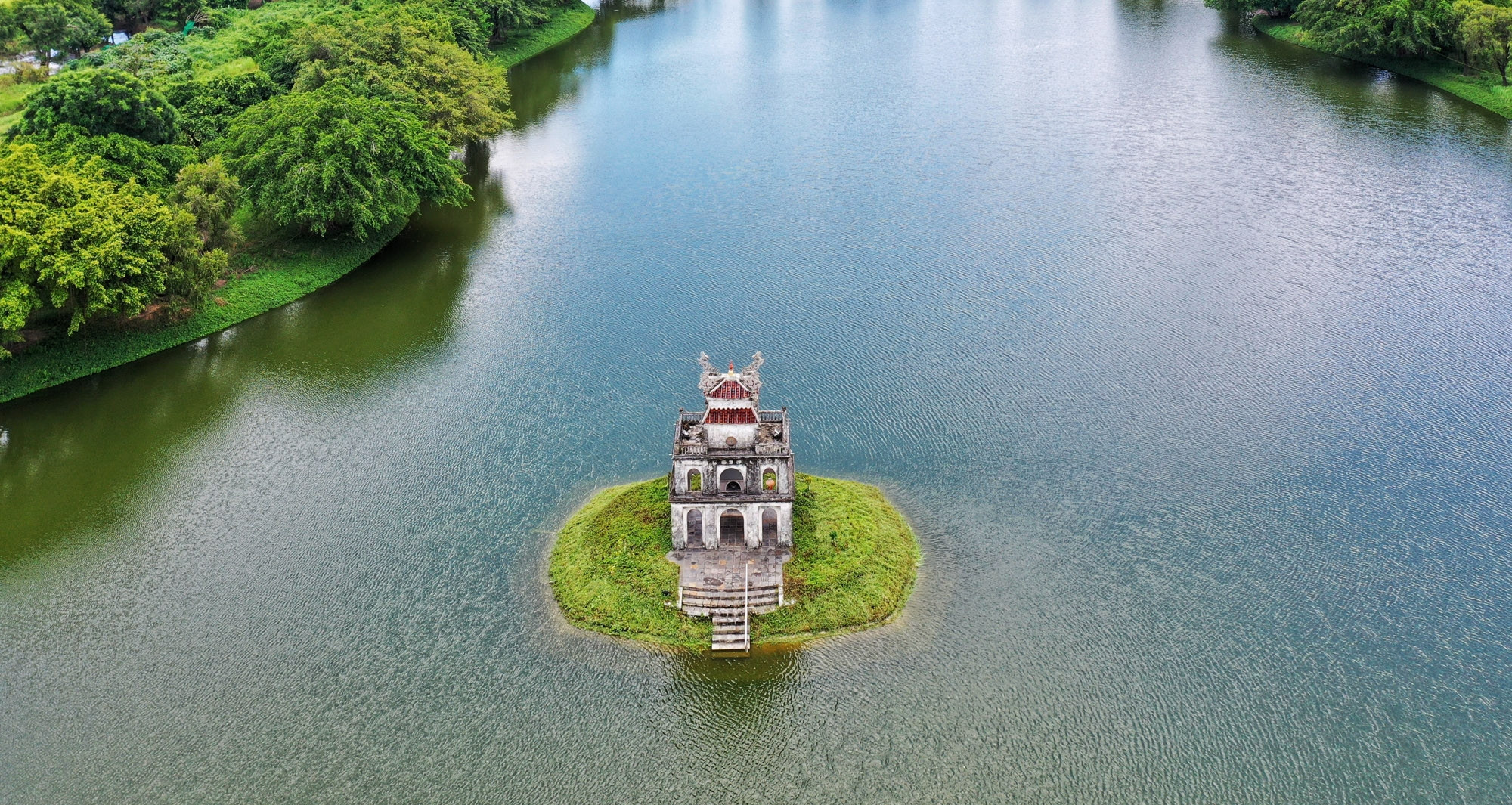 Phiên bản Tháp Rùa hồ Gươm lạ ở miền Nam bị bỏ hoang