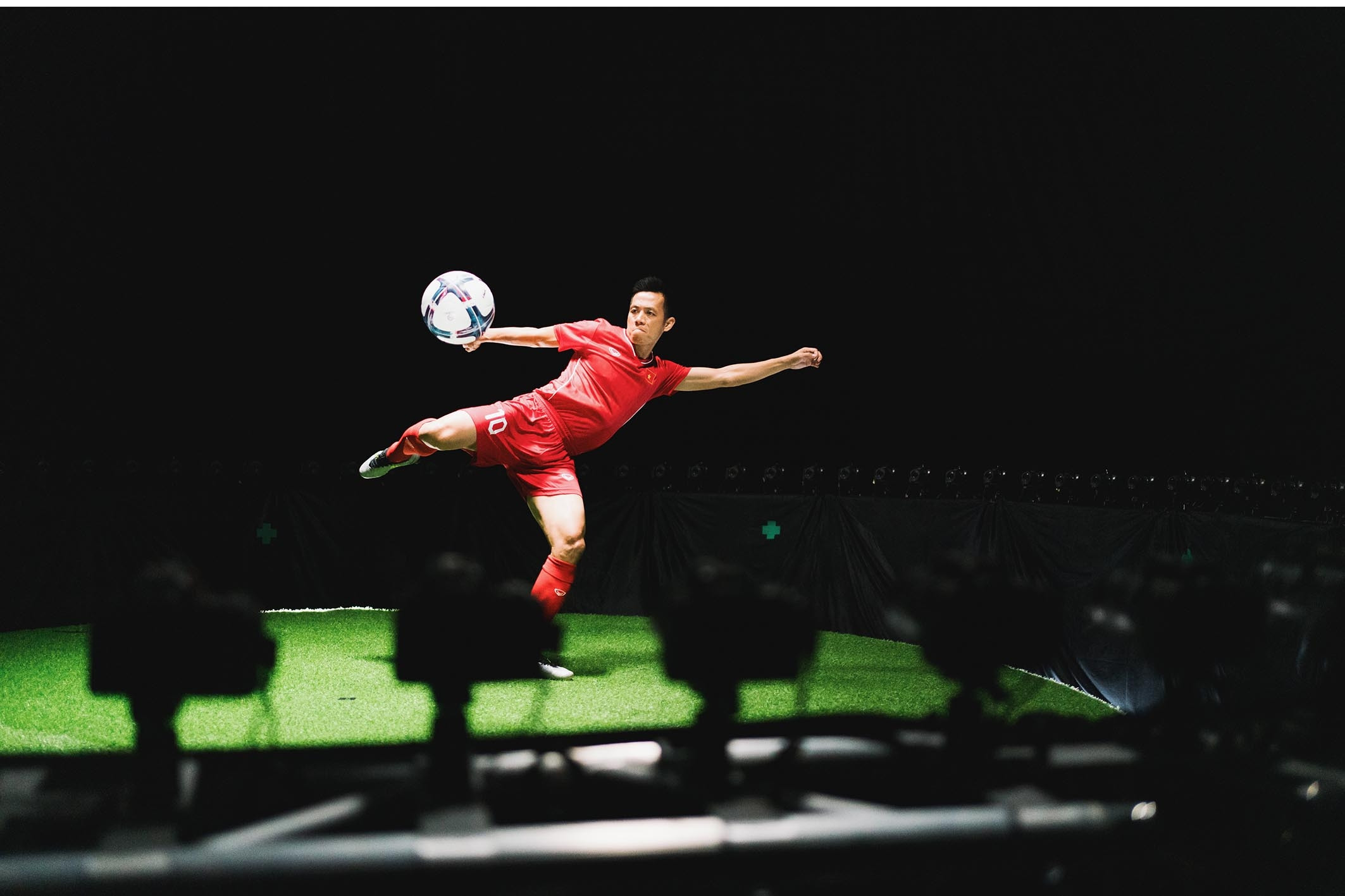 Văn Quyết, Hoàng Đức tặng quà độc cho fan | VN-Zoom | Cộng đồng Chia Sẻ ...