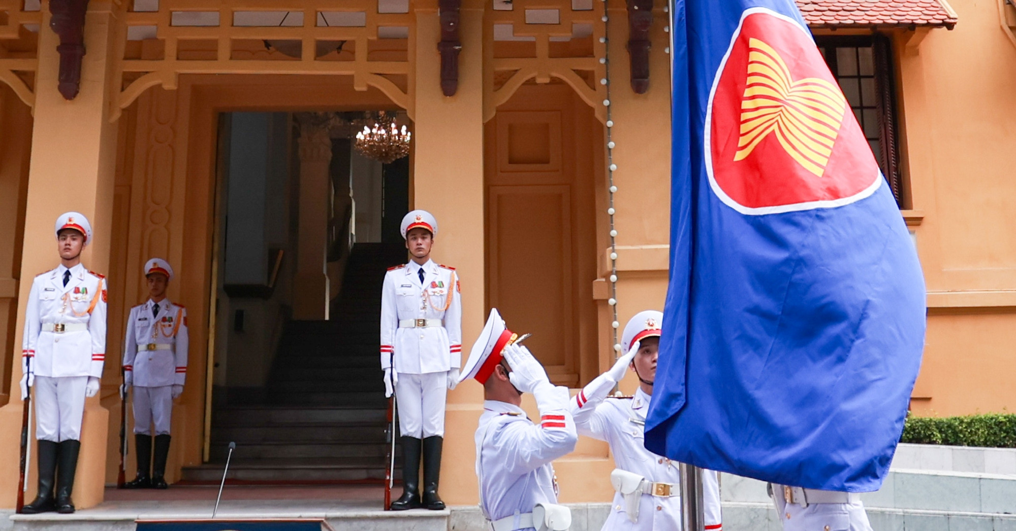 56 năm ASEAN: Chăm chỉ gieo hạt giống, nuôi dưỡng lòng tin, mở đường ...