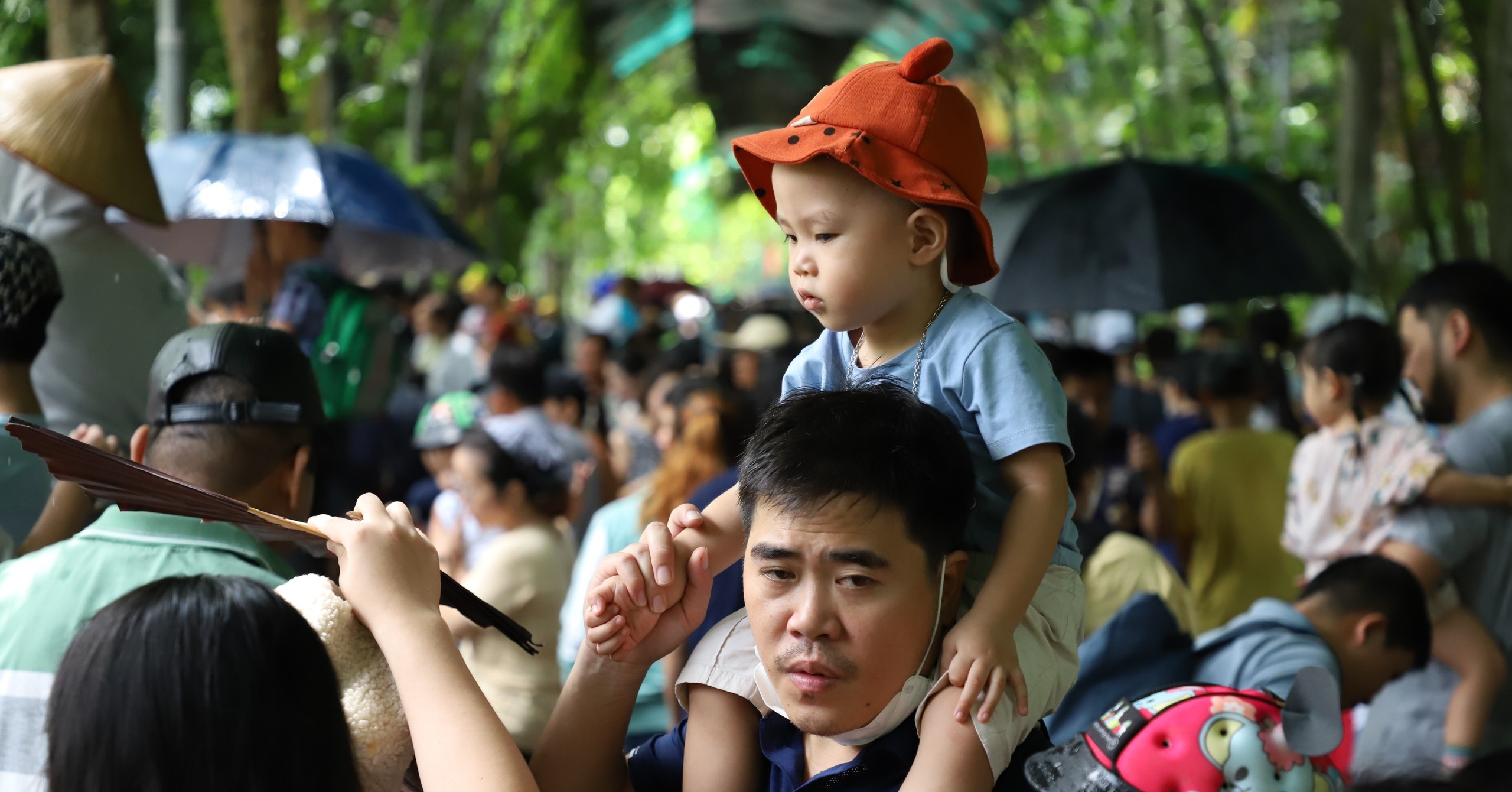 Hàng nghìn người đổ về Thảo Cầm Viên chơi lễ Quốc khánh