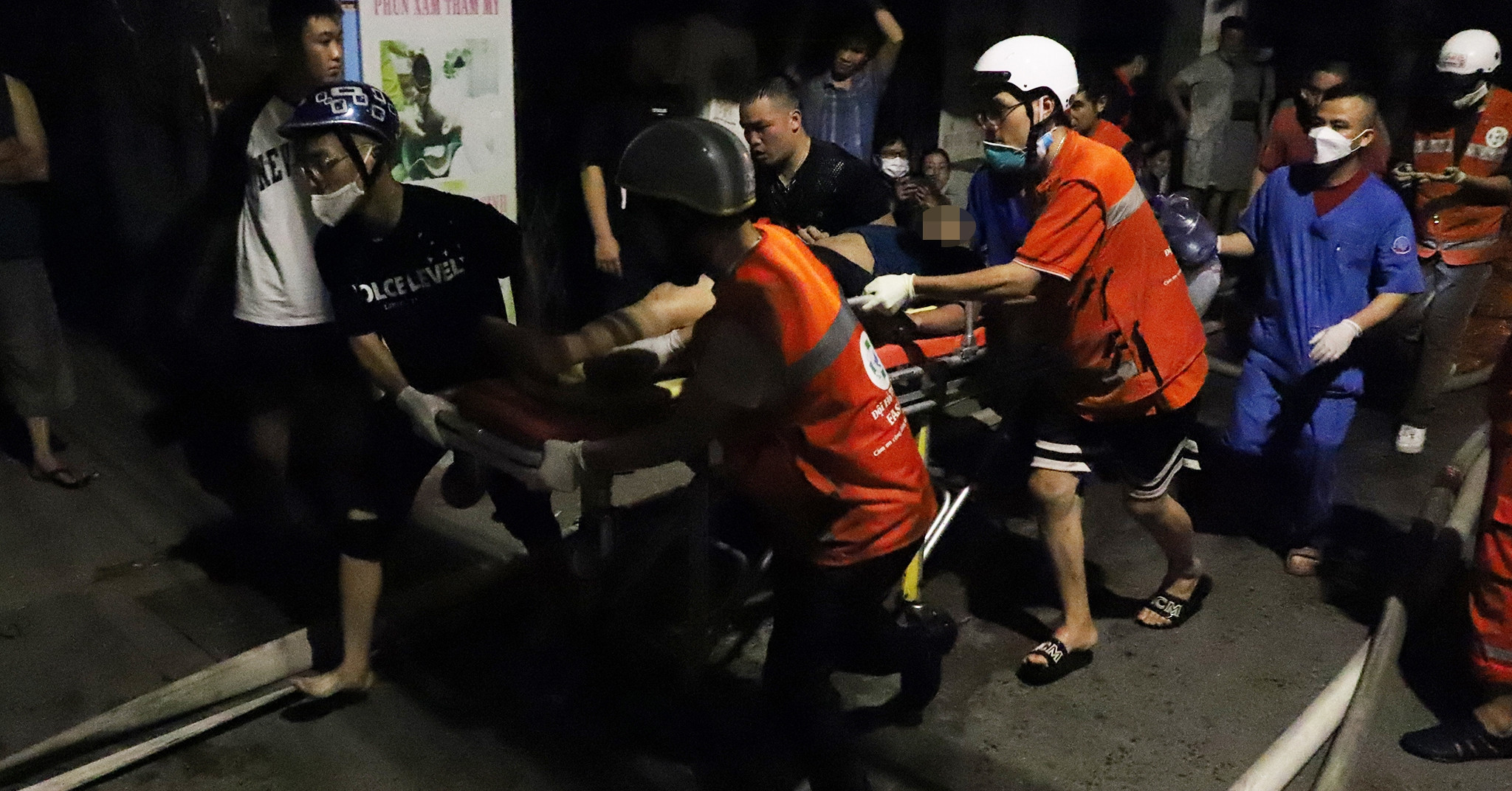 Hơn 30 người tử vong trong vụ cháy chung cư mini ở Khương Hạ