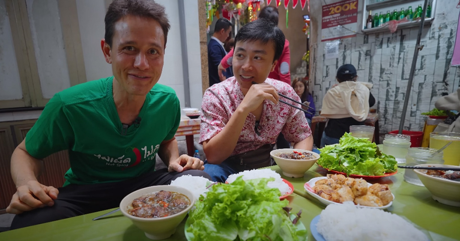 YouTube food star Mark Wiens reveals five must-eat dishes in Hanoi