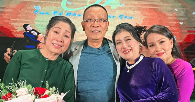 Hồng Vân khiến Lê Khanh khóc, Lại Văn Sâm 'đắm chìm'