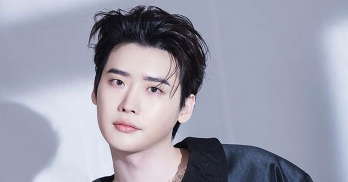 Lee Jong Suk - bạn trai ca sĩ IU chào fan bằng tiếng Việt