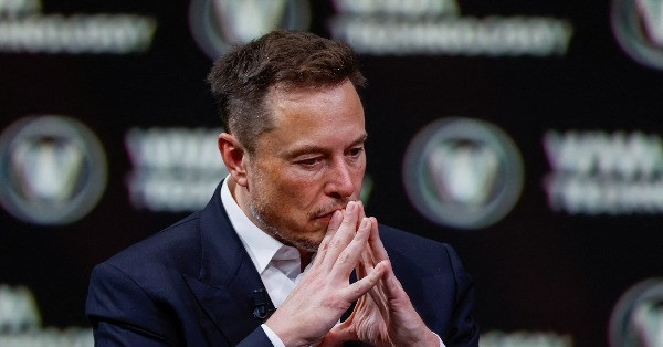 Elon Musk từng ngắt hệ thống Starlink để ngăn Ukraine tập kích Crưm