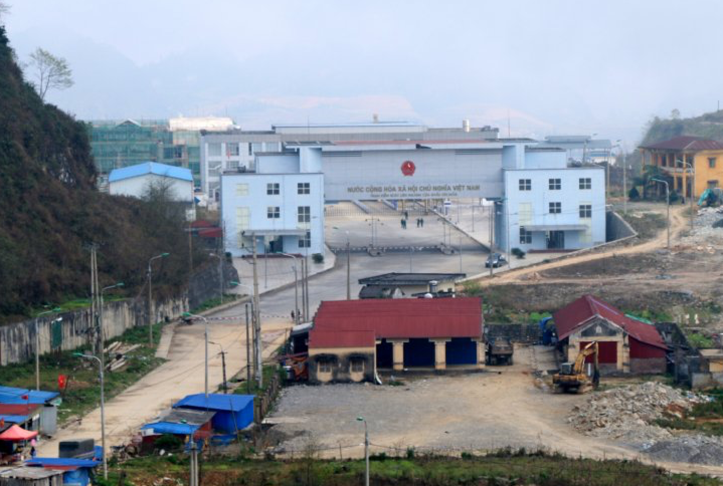 Restore customs clearance at Xin Man - Do Long border gate