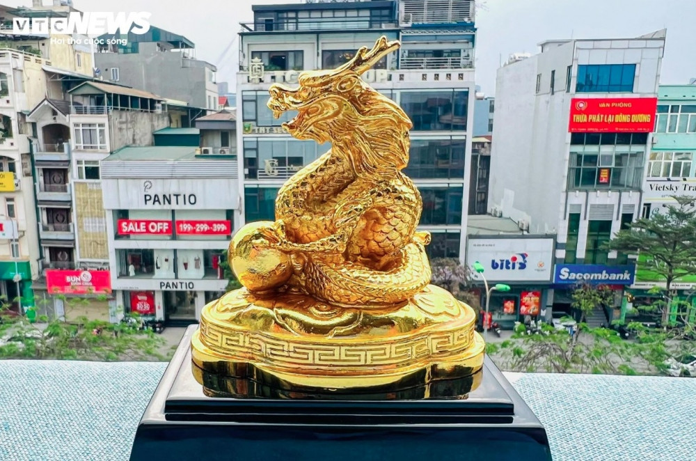 24k gold-plated dragon figurines among favourite Tet gifts