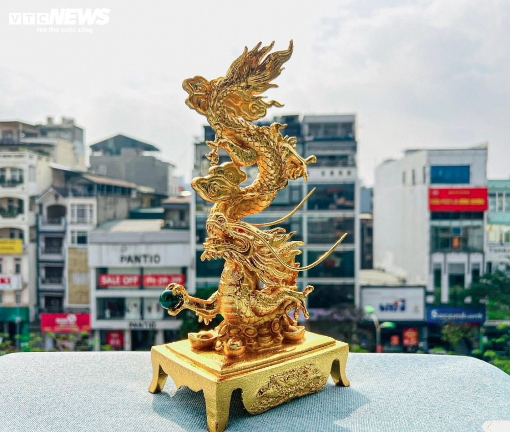 24k gold-plated dragon figurines among favourite Tet gifts