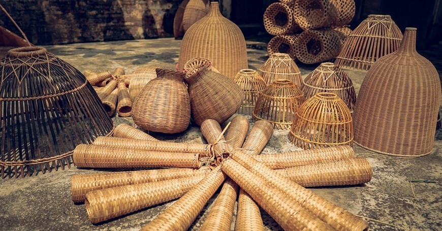 Hanoi brings craft village products to the world