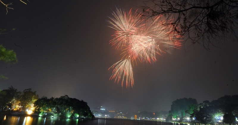 Hanoi to let off fireworks at 32 locations on Lunar New Year's Eve