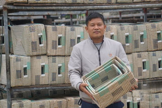 Visionary man takes craft products from sedge to international market