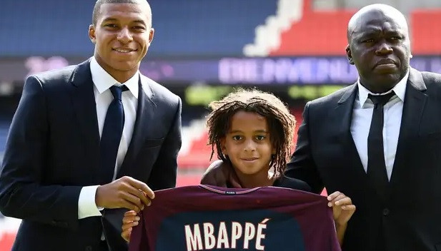 Mbappe mặc áo số 10 ở Real Madrid, nói tiếng Tây Ban Nha như gió