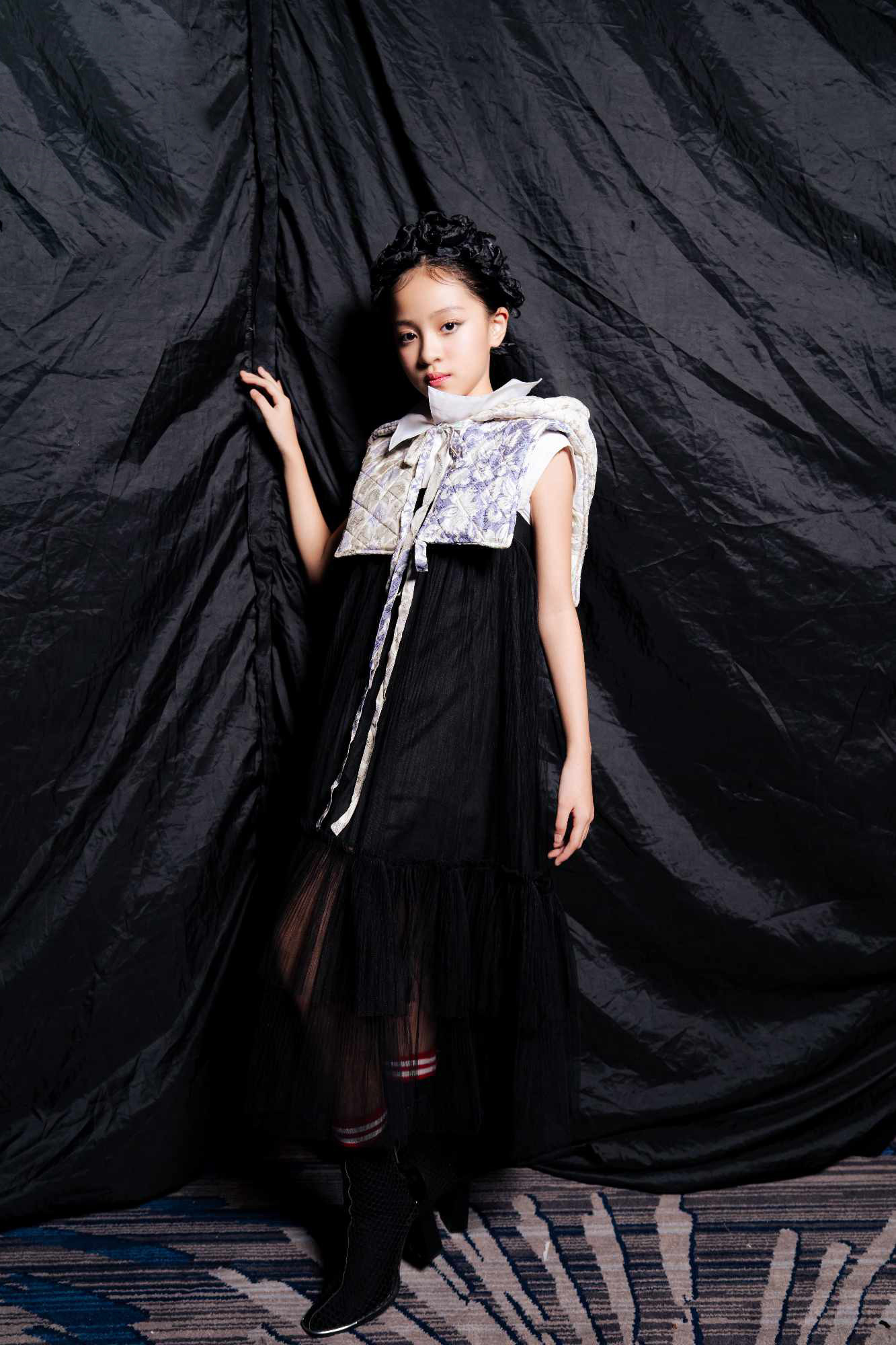 Vũ Lê Thư biến hóa như tắc kè hoa trên sàn diễn thời trang