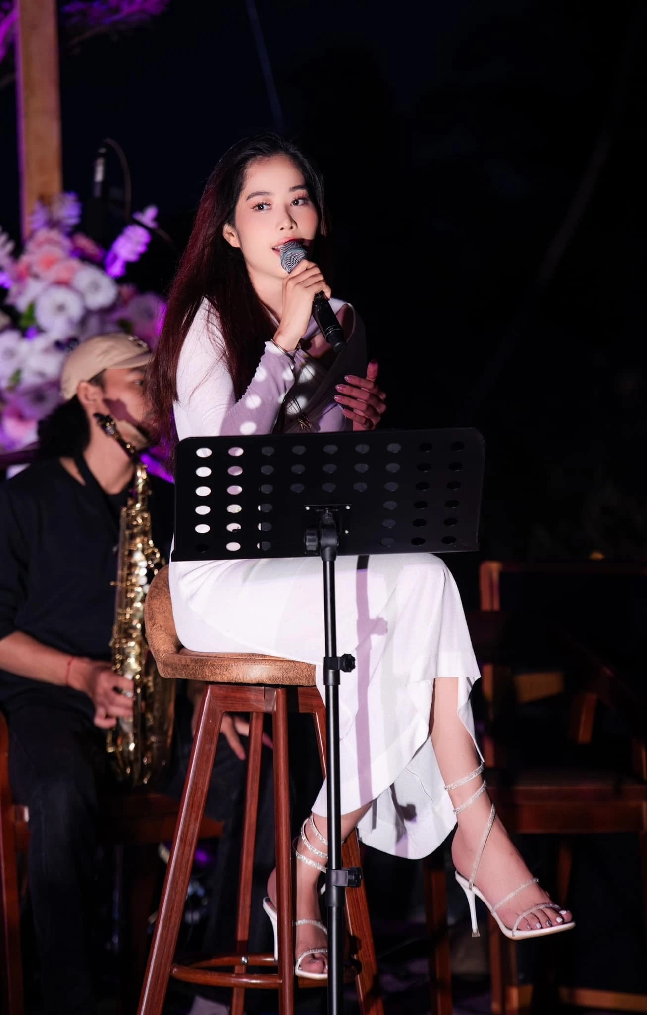 Nam Em nói đang nợ 4 tỷ đồng