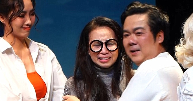 Nước mắt của vợ cố NSƯT Thanh Hoàng