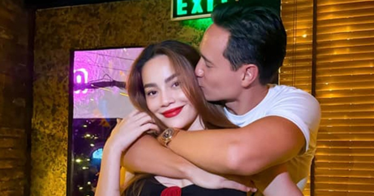 Sao Việt 3/1/2024: Hồ Ngọc Hà gợi cảm bên Kim Lý, Jennifer Phạm diện váy ngắn