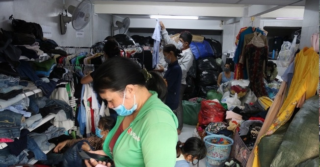 HCM City shop offers free clothes for low-income people