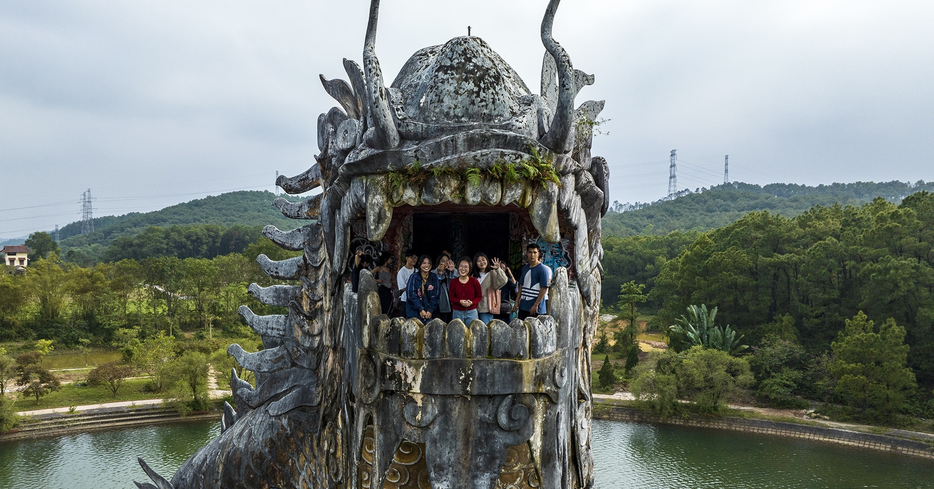 Tượng rồng ma mị ở Huế từng được lên báo Mỹ trước thời điểm phá dỡ