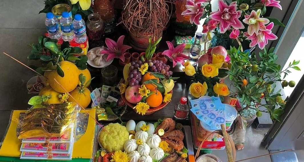 Mâm cúng vía Thần Tài đầy đủ các món, mang lại tài lộc năm 2024