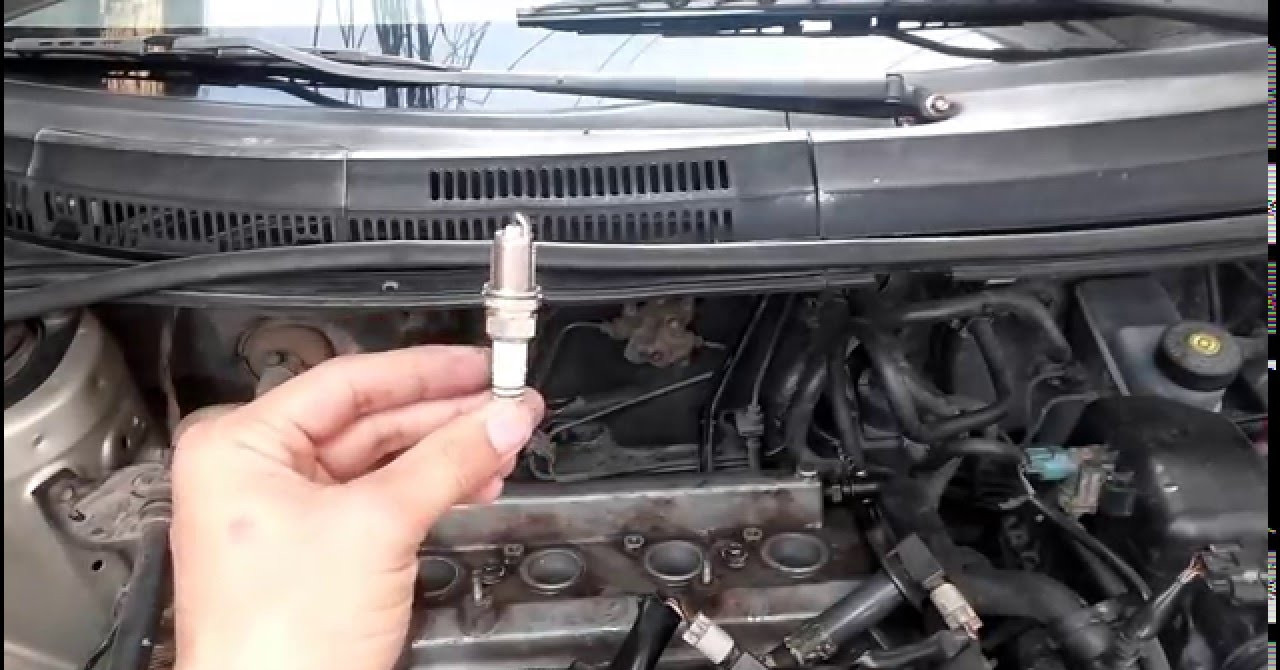 Cách nhận biết bugi ô tô hỏng qua màu sắc