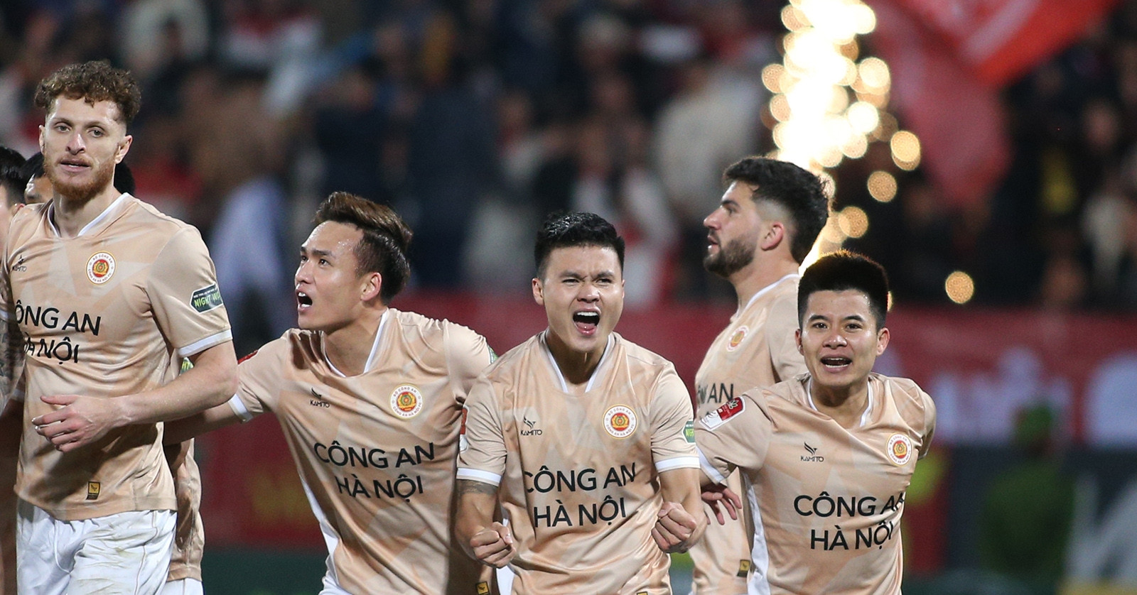 Tuyển Việt Nam học trò hay trở lại, thầy lo tất tay đấu Indonesia