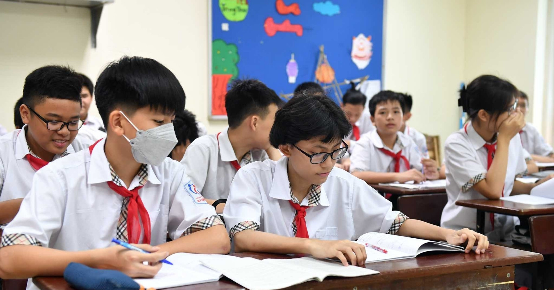 Bài mẫu viết thư UPU thứ 53: Mong khẩu trang không còn là vật bất ly thân