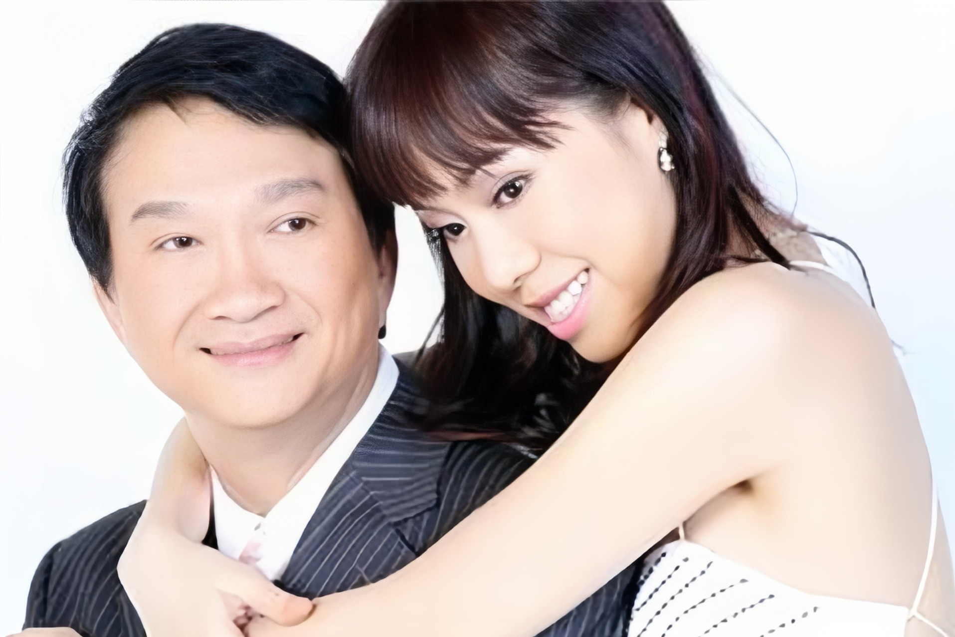 Căn bệnh quái ác và hôn nhân không trọn vẹn của cố danh ca Duy Quang