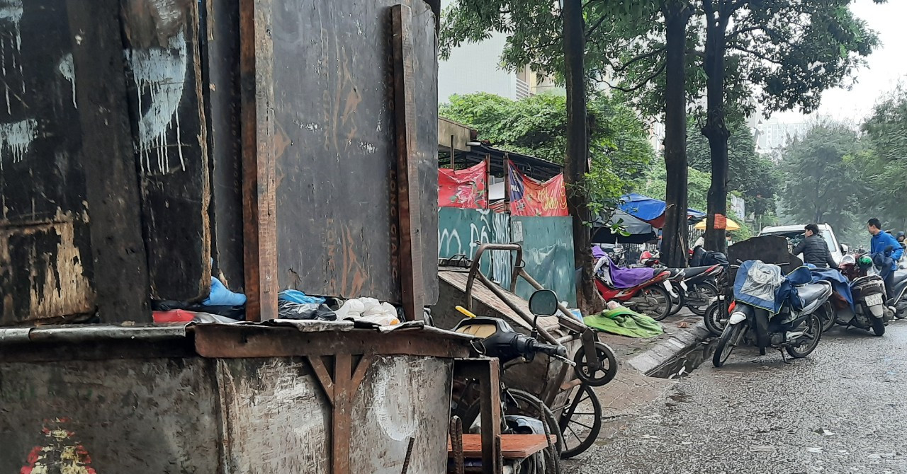 Ăn uống bên… bãi rác