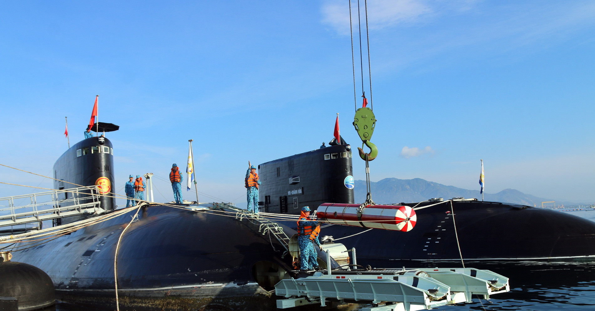 Submarine 'soldiers' protect national maritime sovereignty