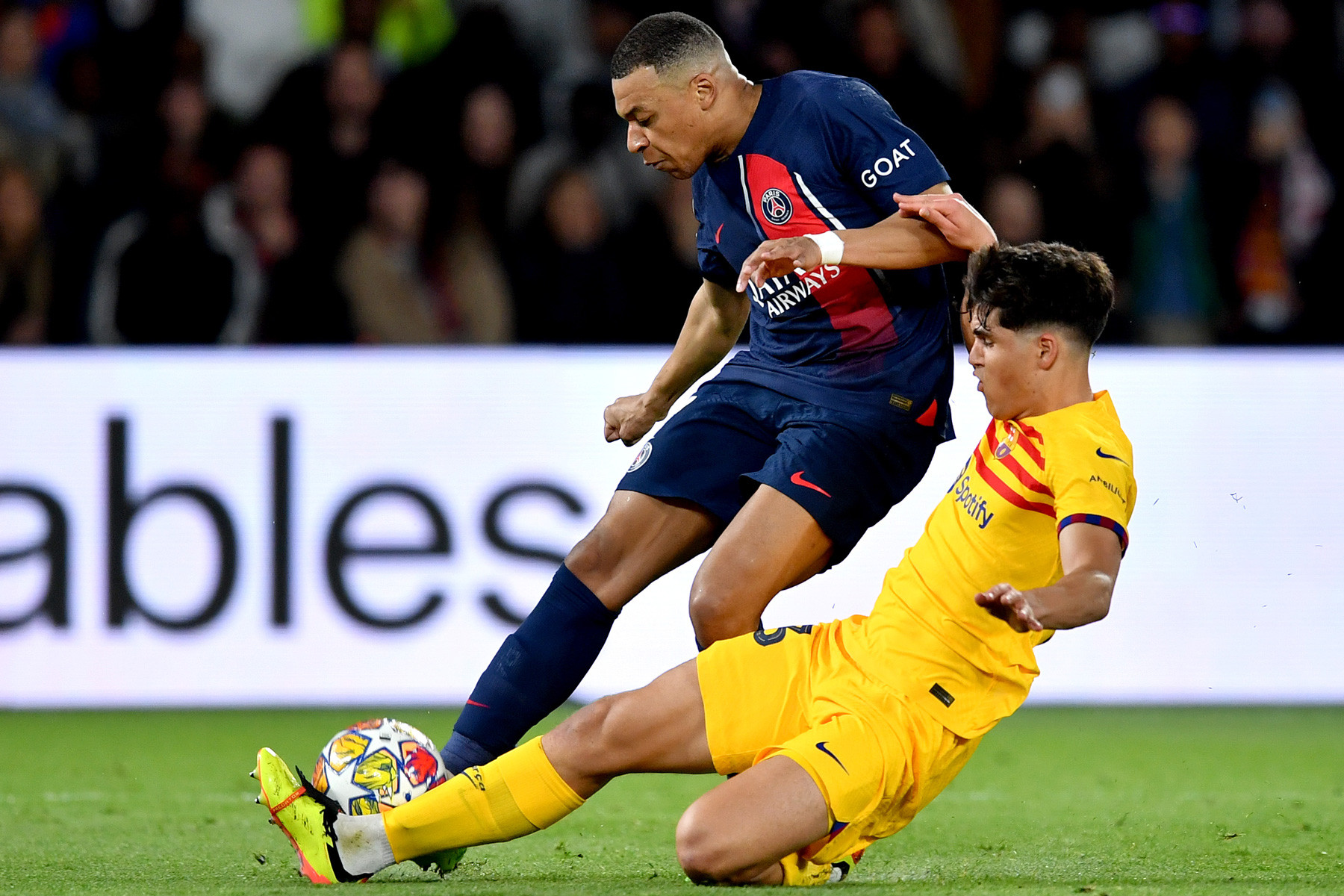 Bí mật Pau Cubarsi, người bỏ túi Mbappe ở Cúp C1