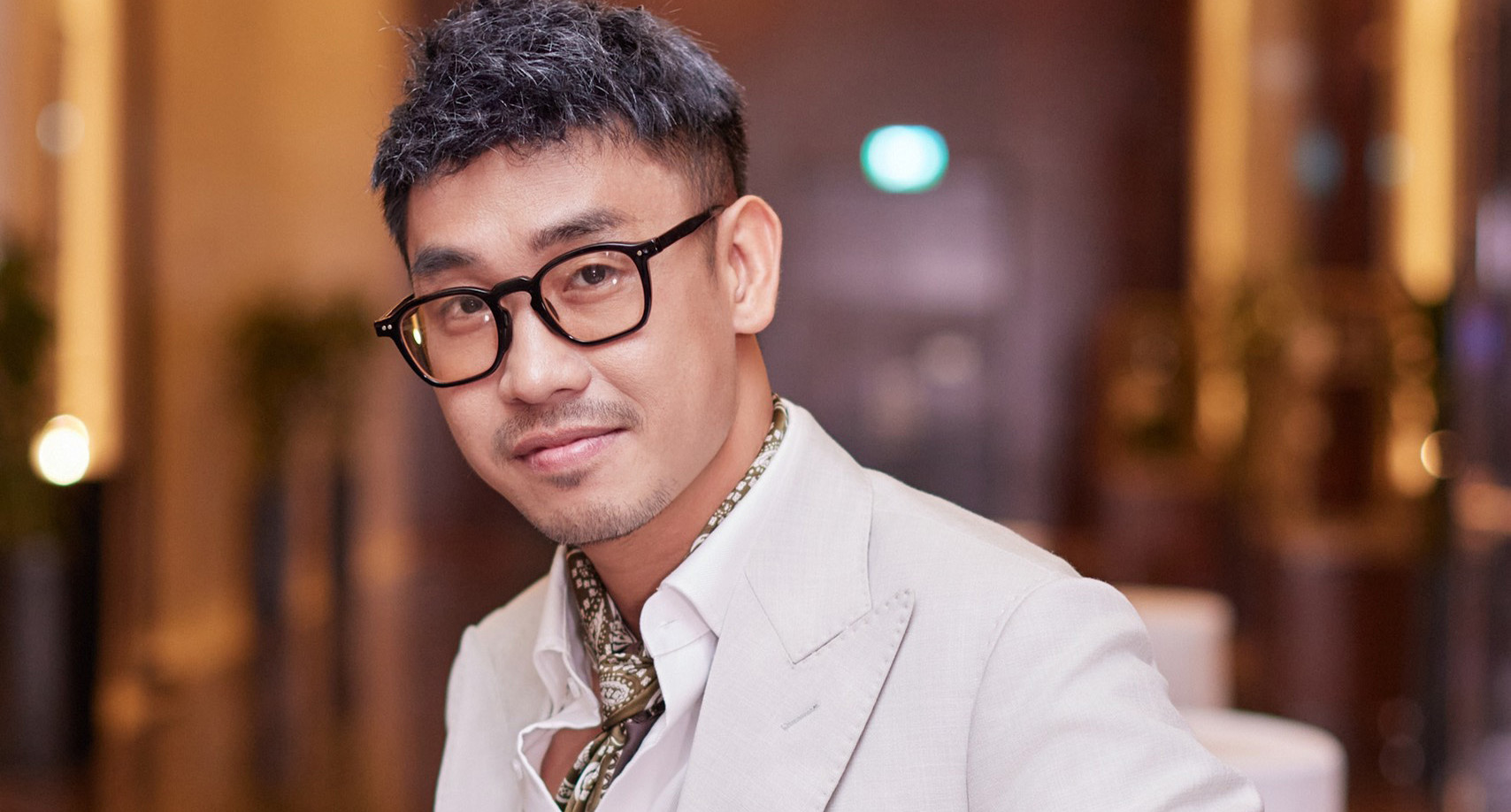 Ca sĩ Tuấn Dũng đi hát 10 năm mới ra album đầy tay