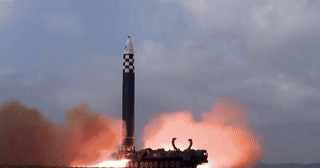 Triều Tiên phóng tên lửa đạn đạo, Mỹ - Hàn- Nhật tập trận với máy bay ...