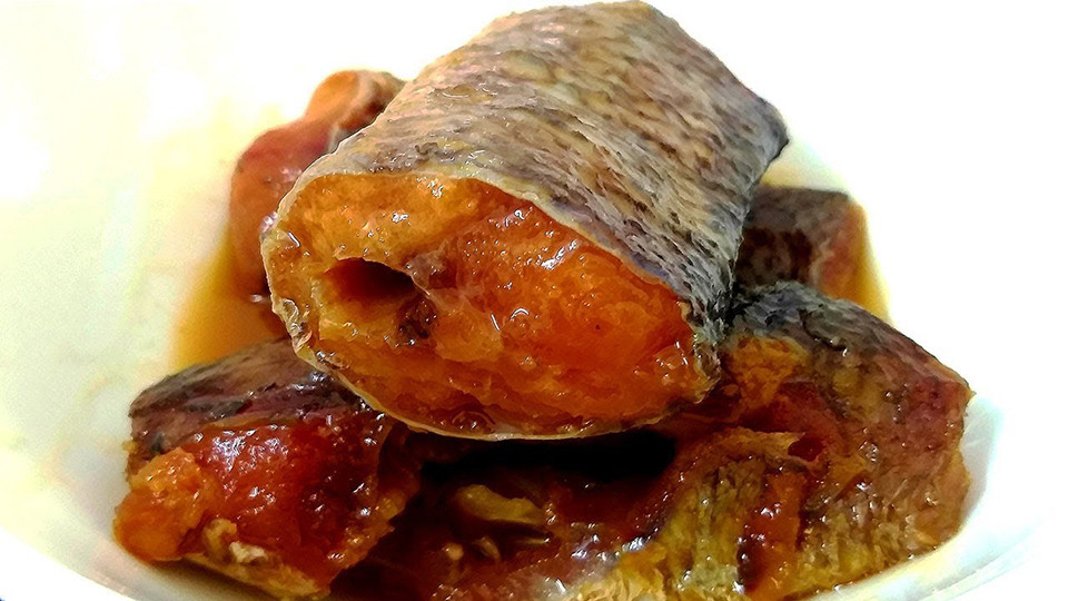 Tasting exquisite flavors of fermented snakehead fish