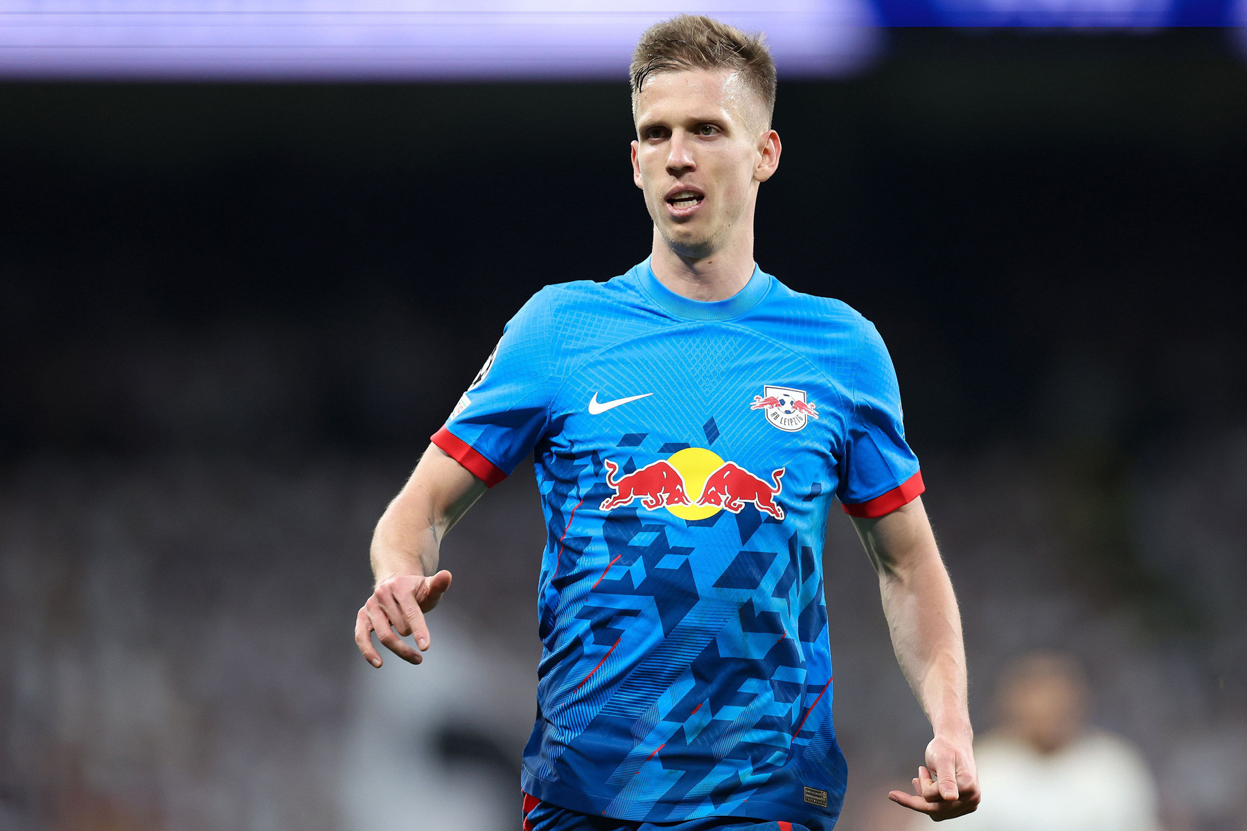 Tin chuyển nhượng 6/4: MU ký Dani Olmo, Arsenal lấy Isak