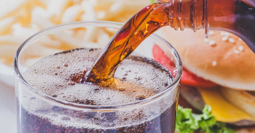 Tác hại đáng sợ của đồ uống người Việt tiêu thụ cả lít mỗi tuần