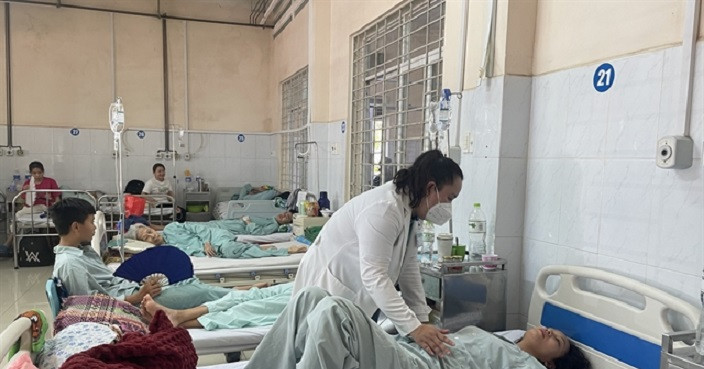 Investigation begins on food poisoning case that hospitalised 568 people