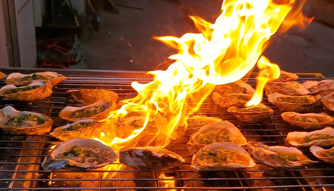 Tuyển hàu béo múp nướng bốc lửa, mỗi ngày chỉ bán 300 con ở Cửa Lò