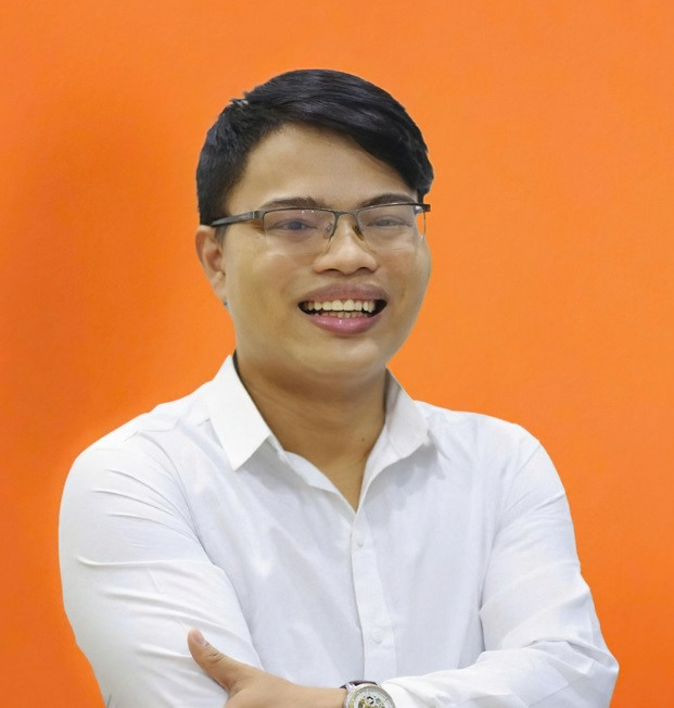 Bắt thanh niên dùng xăng, kiếm tấn công cha ruột và công an