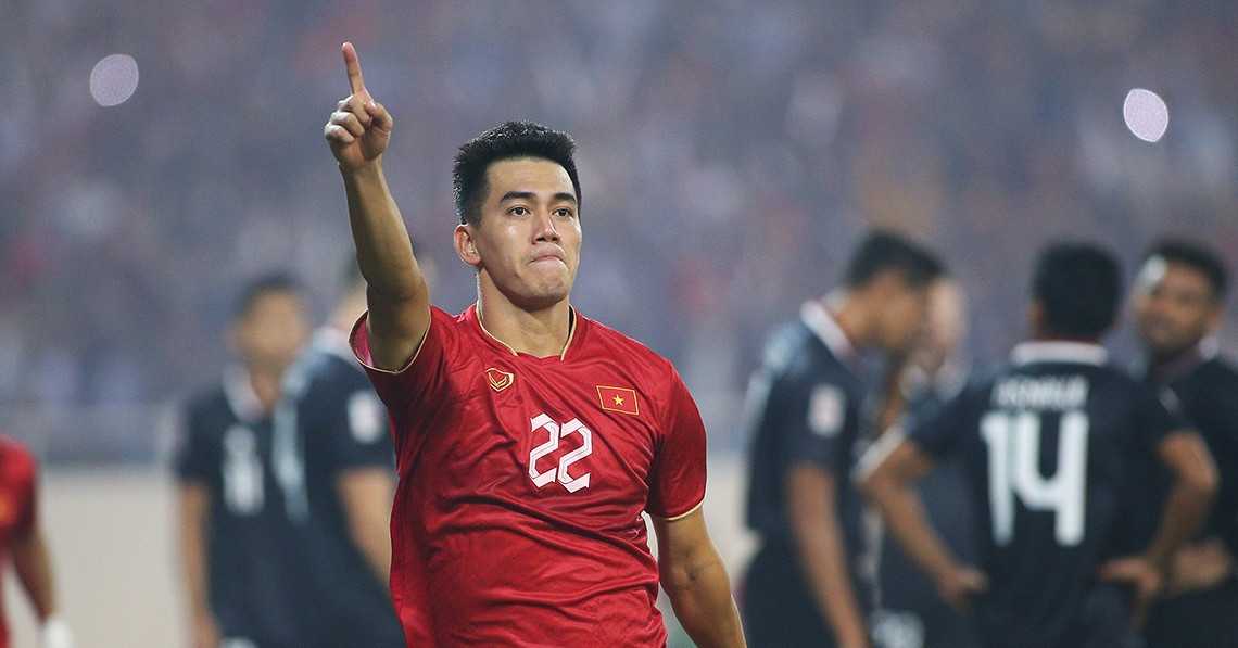 Tuyển Việt Nam, cơ hội để HLV Kim Sang Sik làm mới đội hình