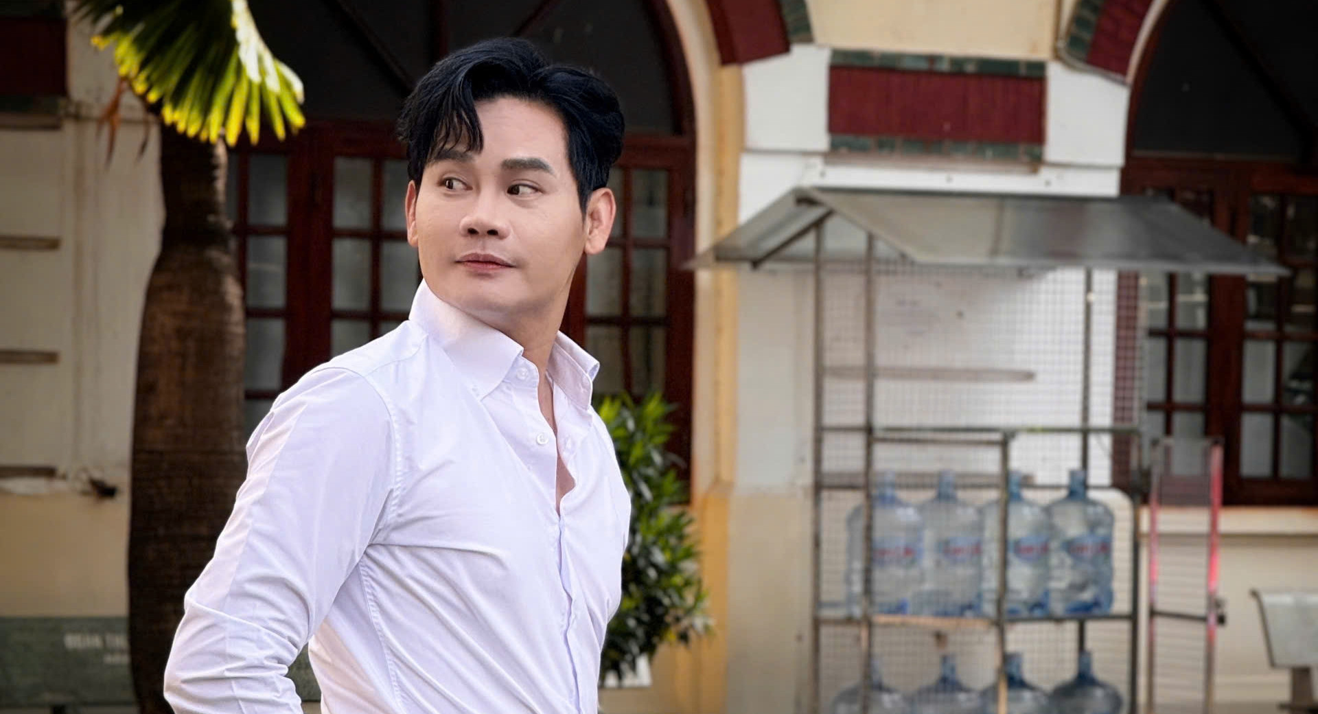 MC Hồng Phúc VTV ra MV đặc biệt đánh dấu tuổi 44