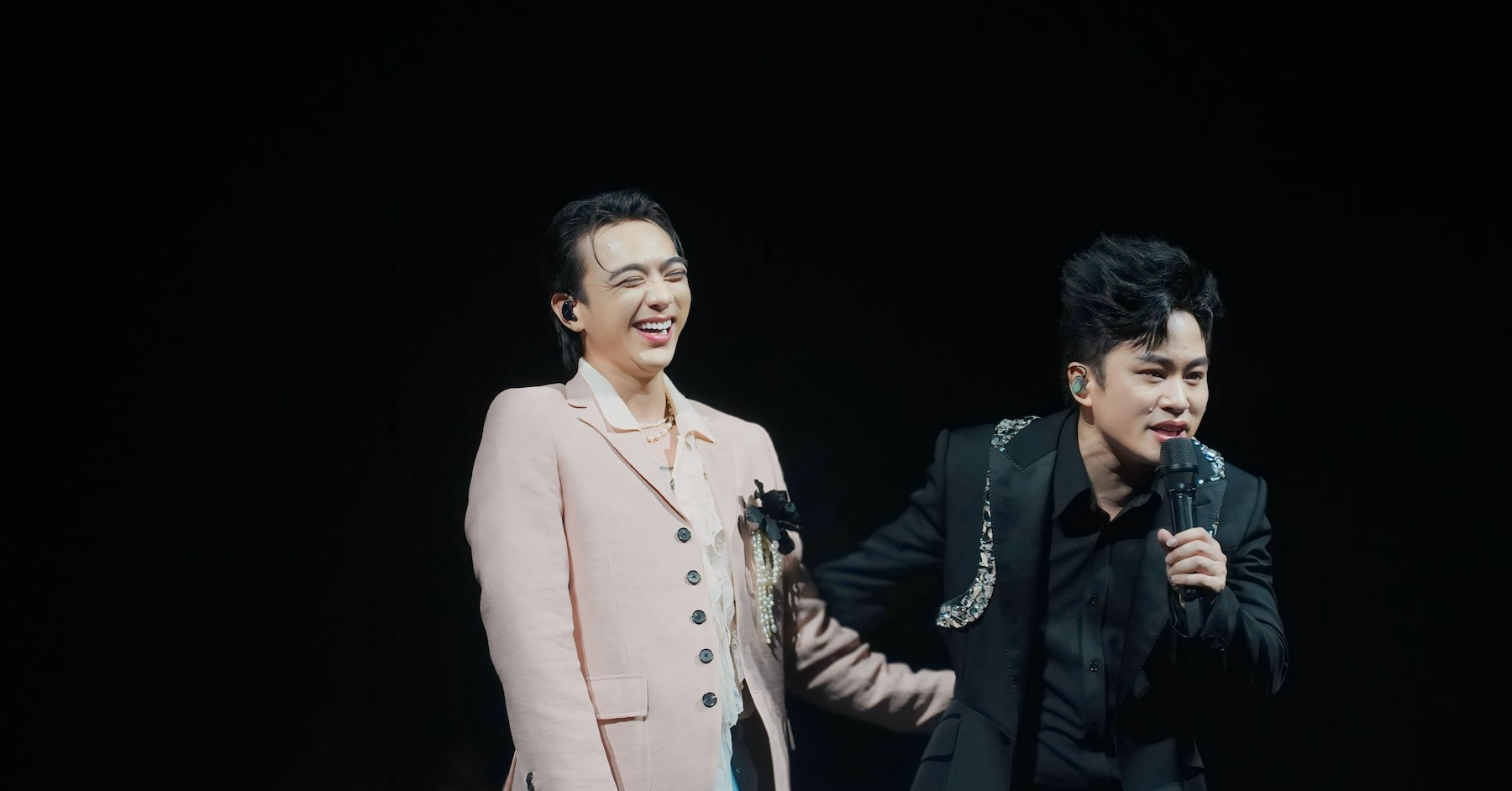 Tùng Dương đáng yêu bên Soobin, ngượng ngùng khi Tăng Duy Tân nói lời ...