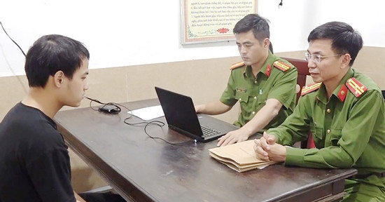 Bản tin chiều 5/11: Bắt nam thanh niên đột nhập, trộm 4 khay vàng ở Nghệ An
