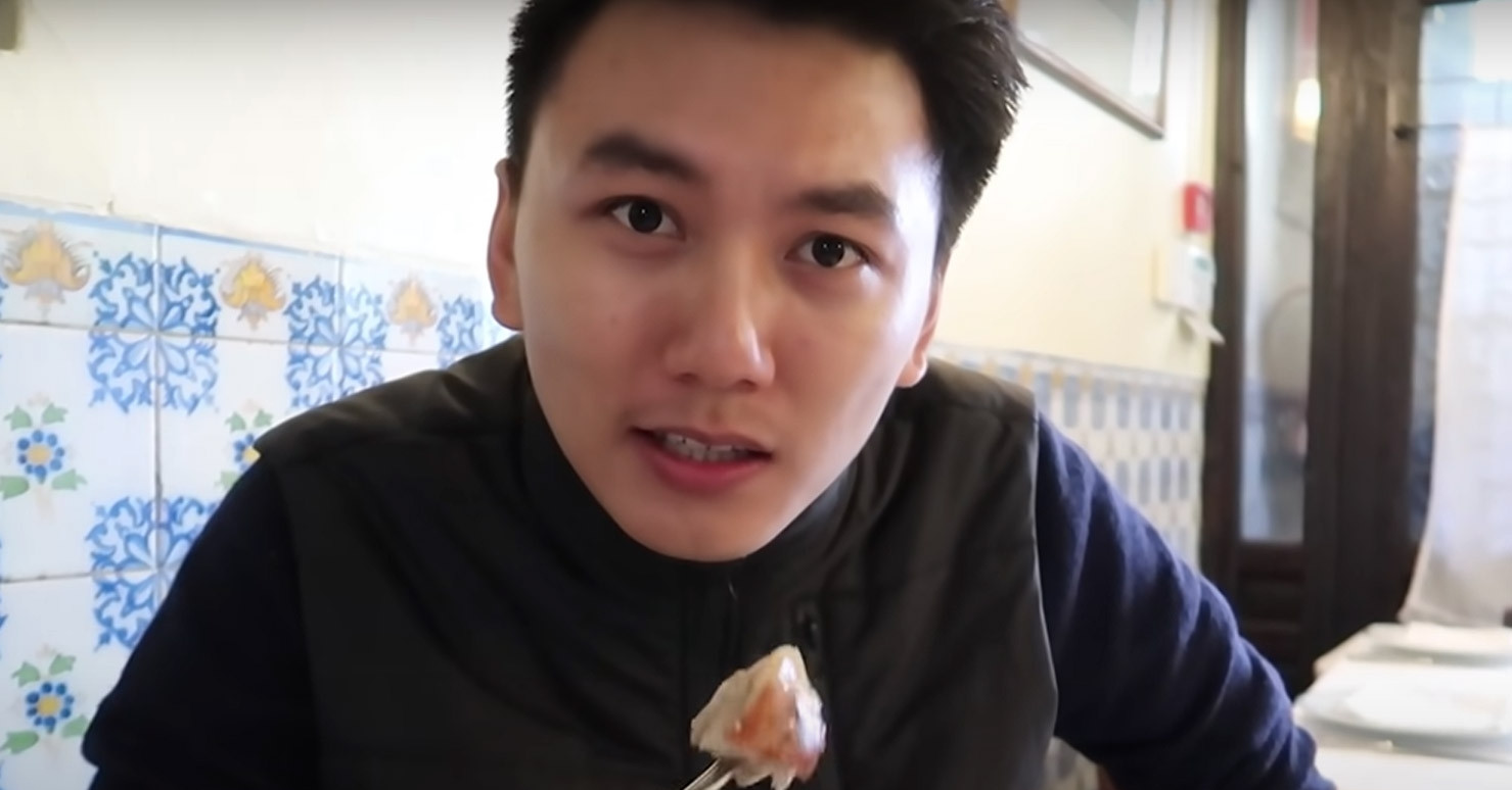 Khoai Lang Thang thử món ở nhà hàng cổ nhất thế giới, cuối bữa nói điều ...