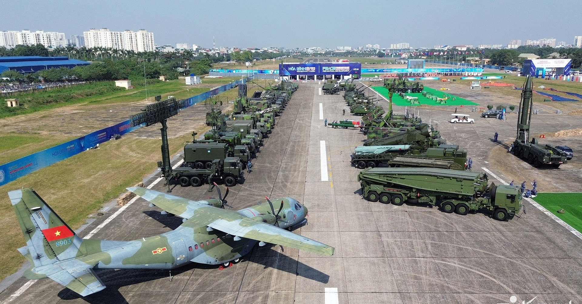 Tên lửa đạn đạo, ngư lôi săn ngầm và nhiều vũ khí hiện đại của Quân đội ...