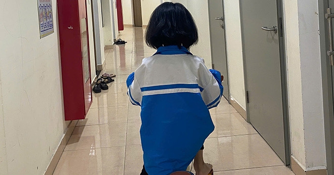 Nghiêm trị gã hàng xóm thích trêu bé gái, 'đi nhờ' xe đạp, đụng chạm vào eo
