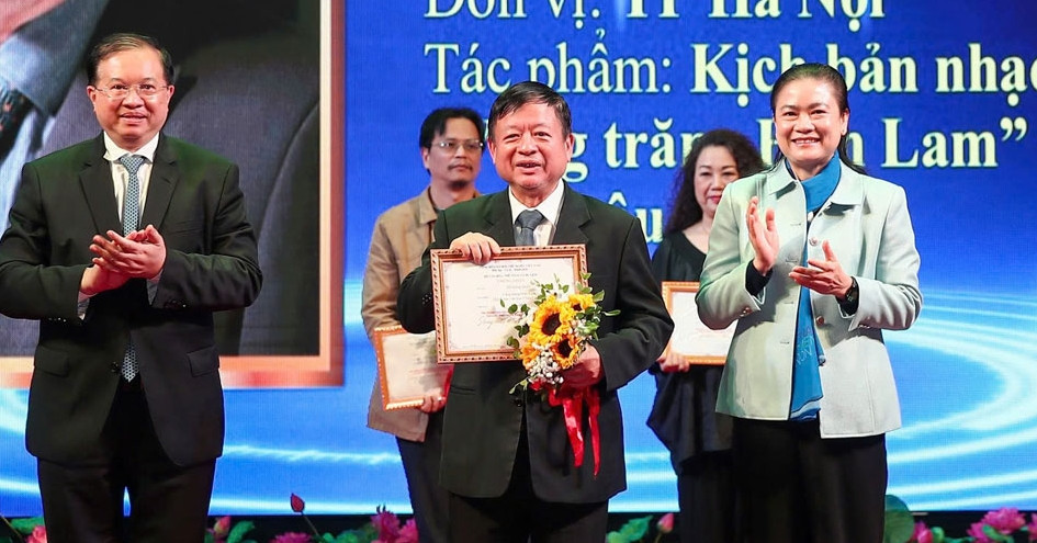 Nhạc sĩ Đỗ Hồng Quân vui mừng có tác phẩm sống mãi với thời gian