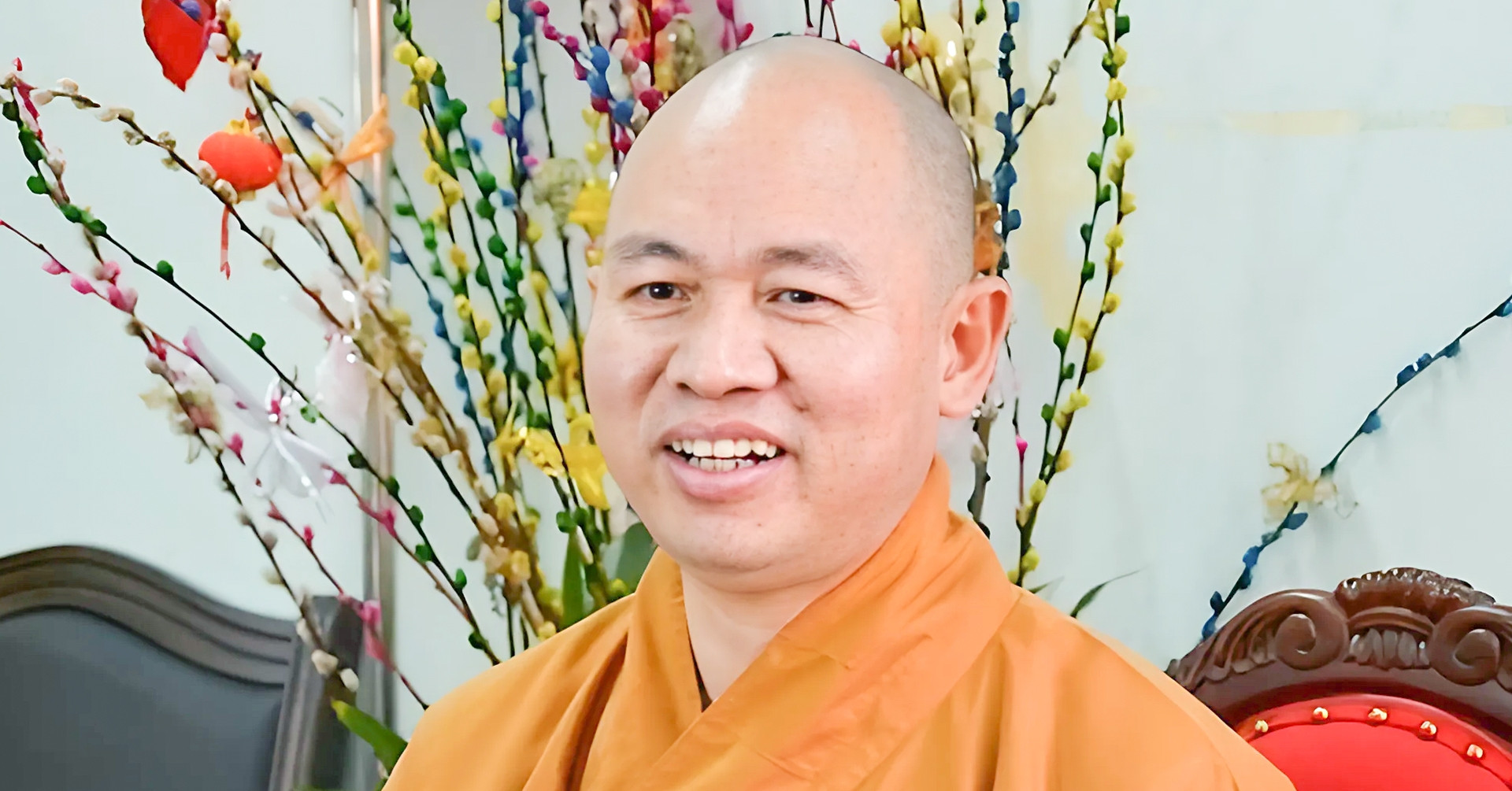 Thượng toạ Thích Đức Thiện đồng chủ biên sách về Phật giáo