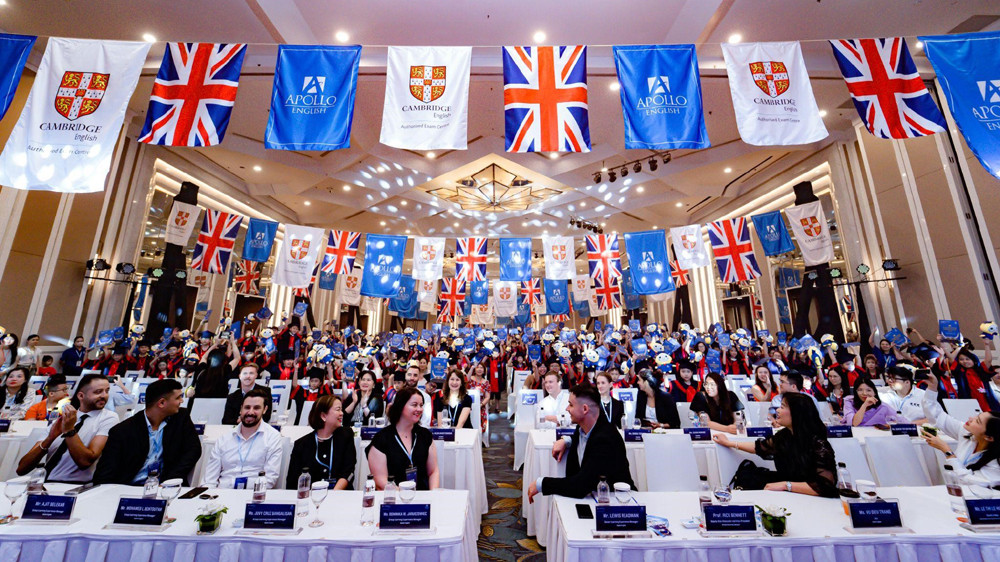 Apollo English nhận hai kỷ lục cho lễ vinh danh Cambridge