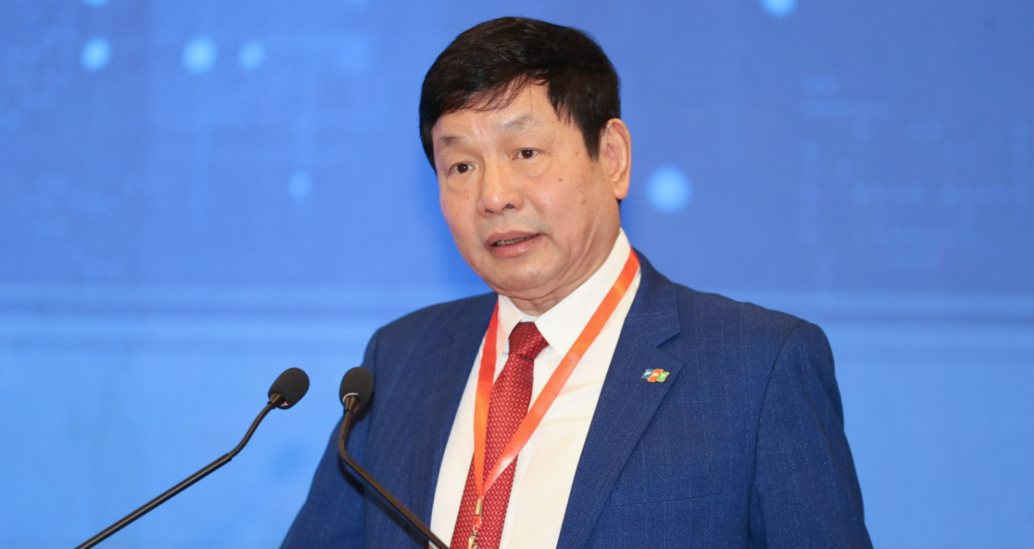 Thay vì làm nông nghiệp, người Việt hãy chuyển sang làm chip